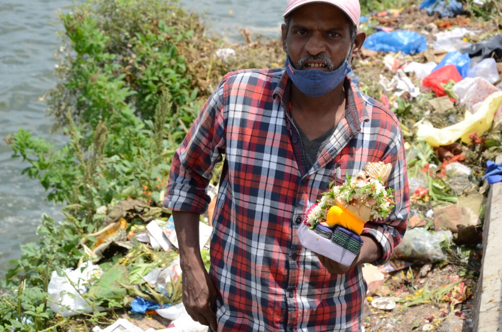 Despite ban, Ganesh idols immersed in Hussain Sagar Lake - The Siasat ...