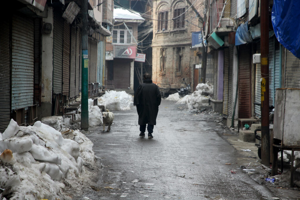 Srinagar shuts in remembrance of Gawkadal Massacre in which 52 ...