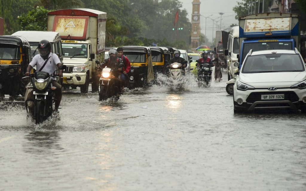 Photos Heavy Rain Water Logging In Mumbai The Siasat Daily Archive