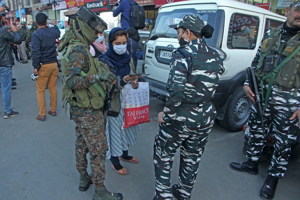 Photos: Security forces intensify frisking in Kashmir - The Siasat ...