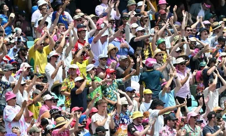 Video: Australian crowd mock Indian fans with 'where is your visa' chants