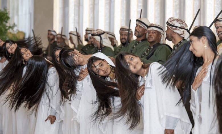 Video: Emirati girls perform Khaleeji hair-flip dance to welcome Trump ...