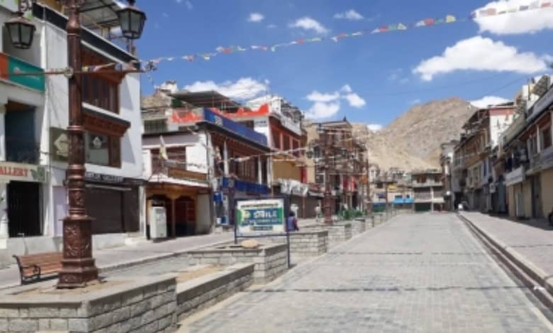Bollywood film unit hit by food poisoning in Leh, over 100 members ...