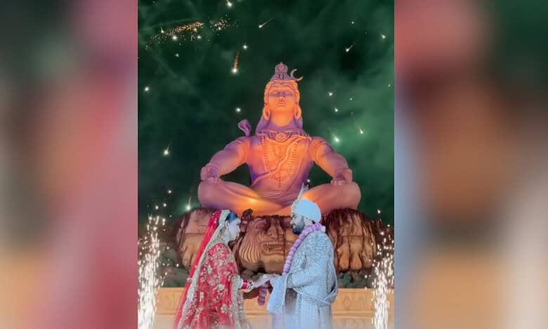 Video: Lavish wedding of BJP MLA’s son features Rs 70 lakh fireworks ...