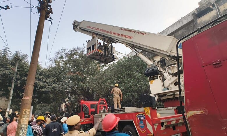 Hyderabad: Major fire breaks out at Nampally, people feared trapped