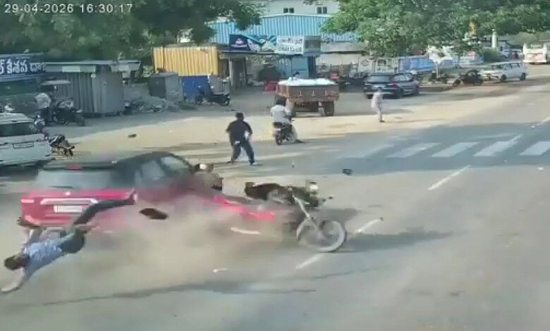 One dead, four injured in road accident on Miryalaguda bypass