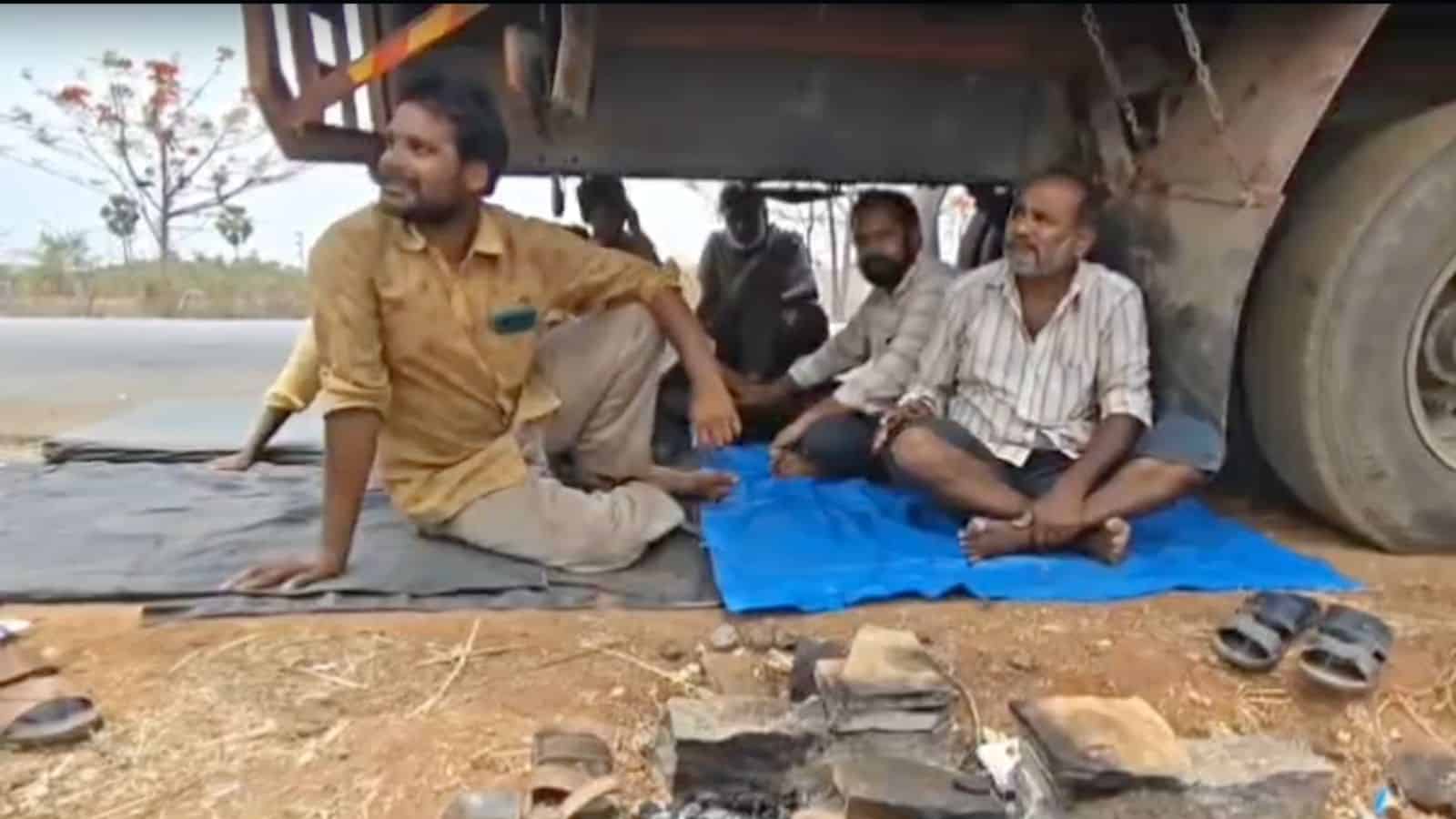 200 maize-laden lorries stranded on highway in Yadadri over porter shortage
