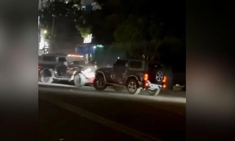 Youths clash with Thar jeeps on Vijayawada road, one detained