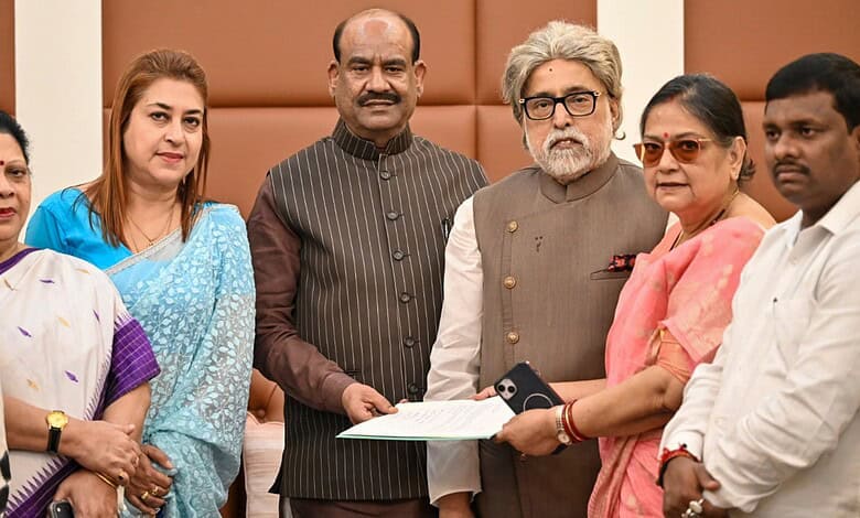 Rebel TMC MPs announce merger with Nationalist Citizens Party