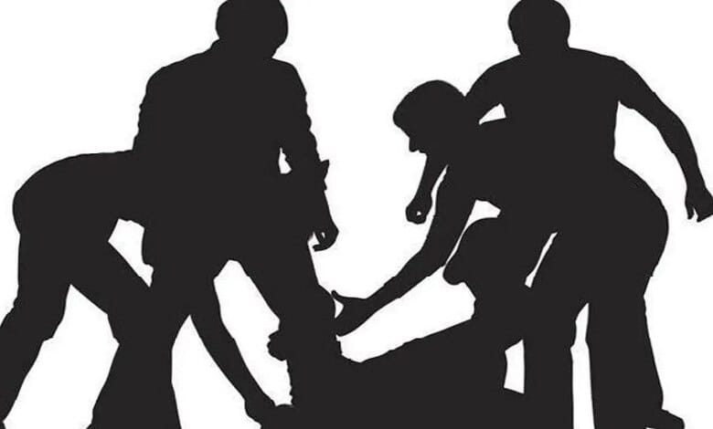 Couple attacked near hospital in Telangana's Mahbubnagar