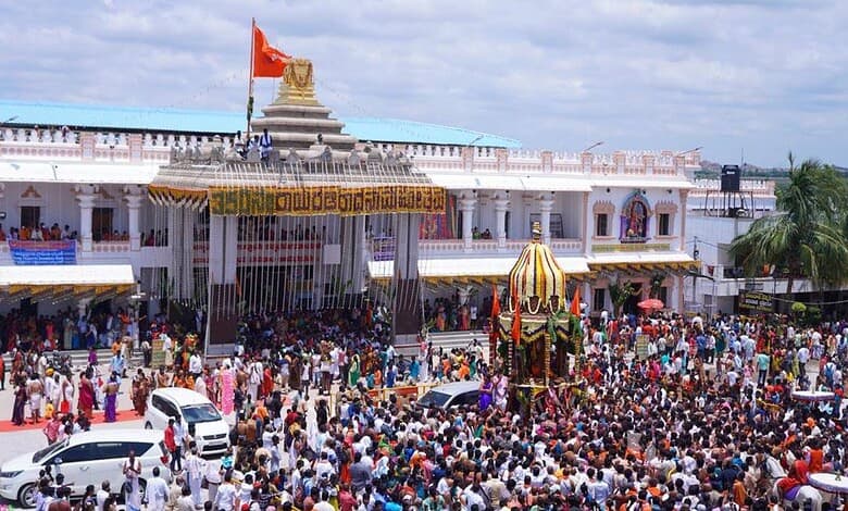 Pilgrims struggle for accommodation as Mantralaya sees heavy rush